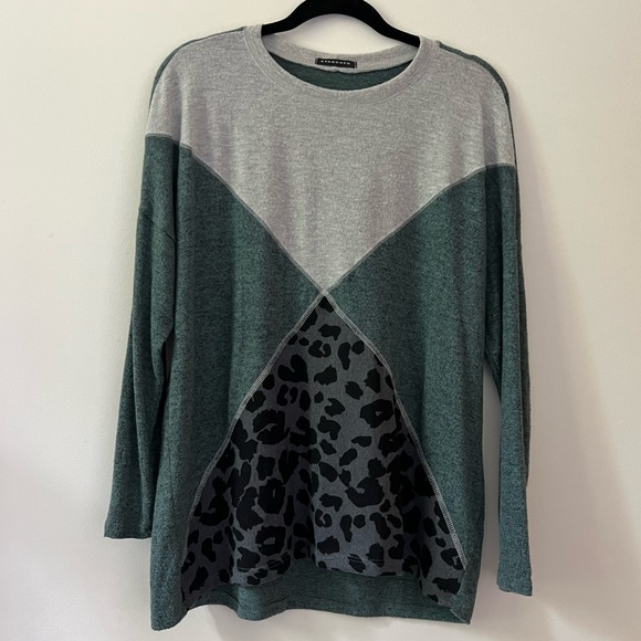 Staccato | Tops | Staccato Oversized Ls Top Small Colorblock Animal ...